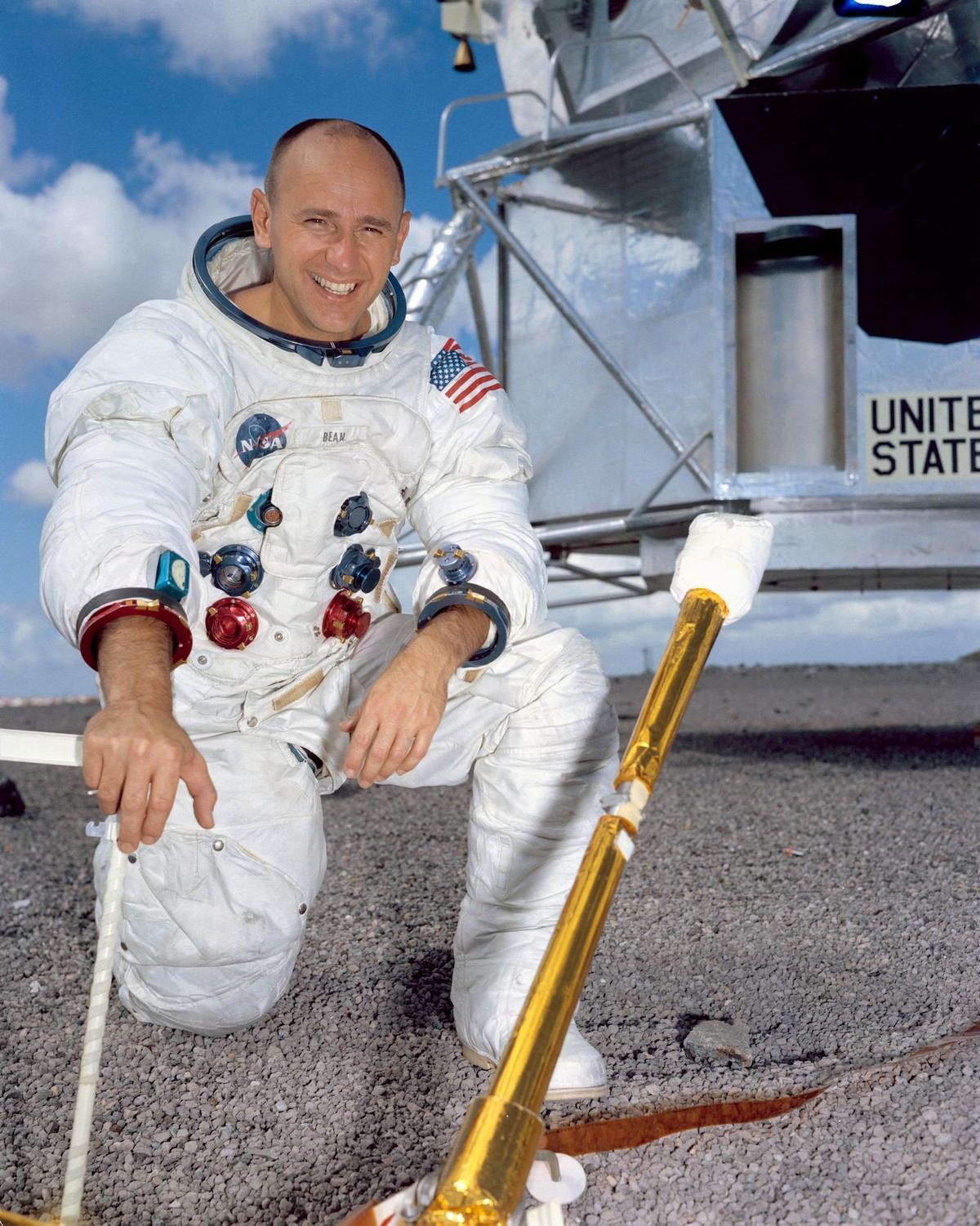 Alan Bean, quarto homem a pisar na Lua, morre aos 86 anos