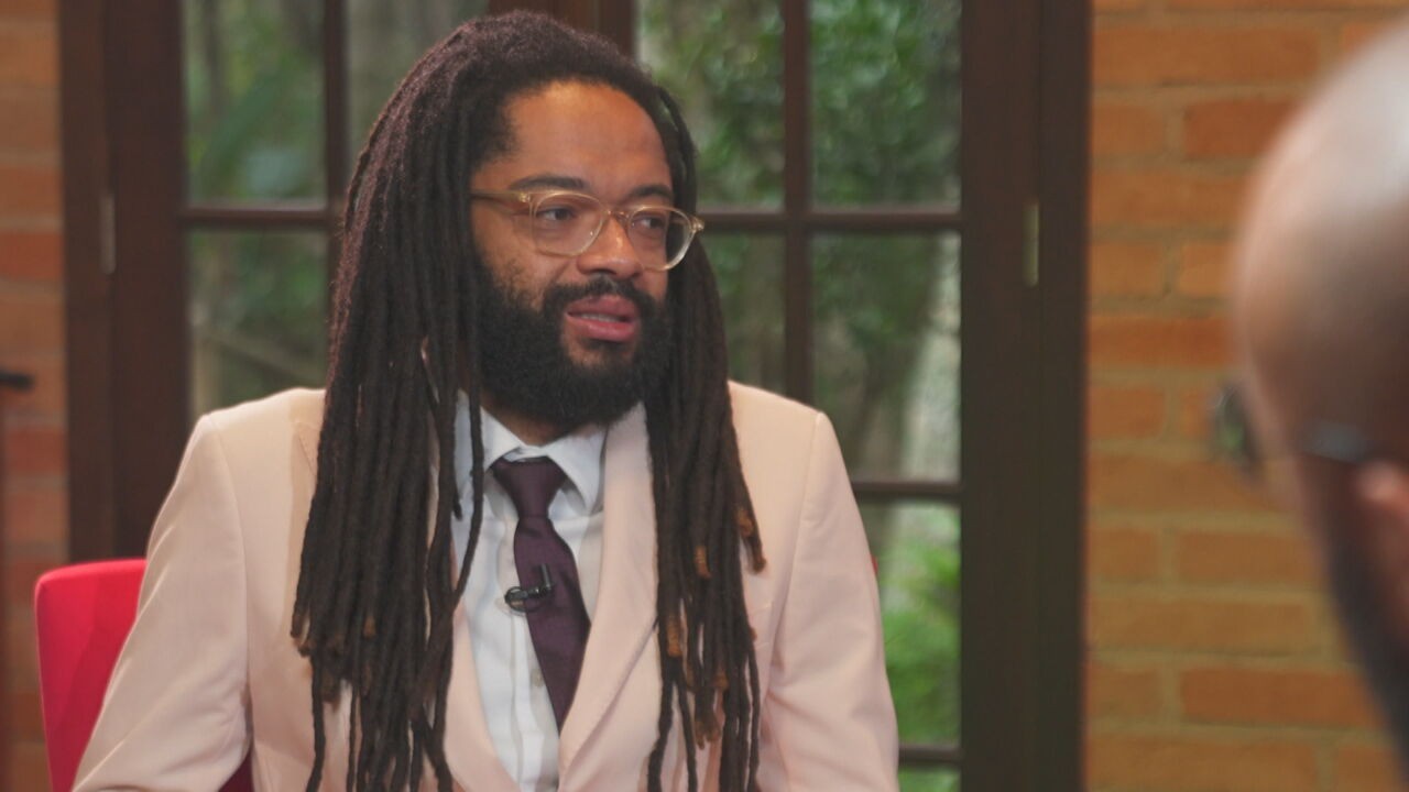 Fióti comenta reação da mãe sobre briga entre ele e Emicida: 'Ela não ...