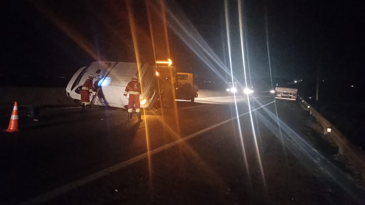 Mulher morre atropelada por caminhão após tentar atravessar a Dutra em Taubaté | Vale do Paraíba ...