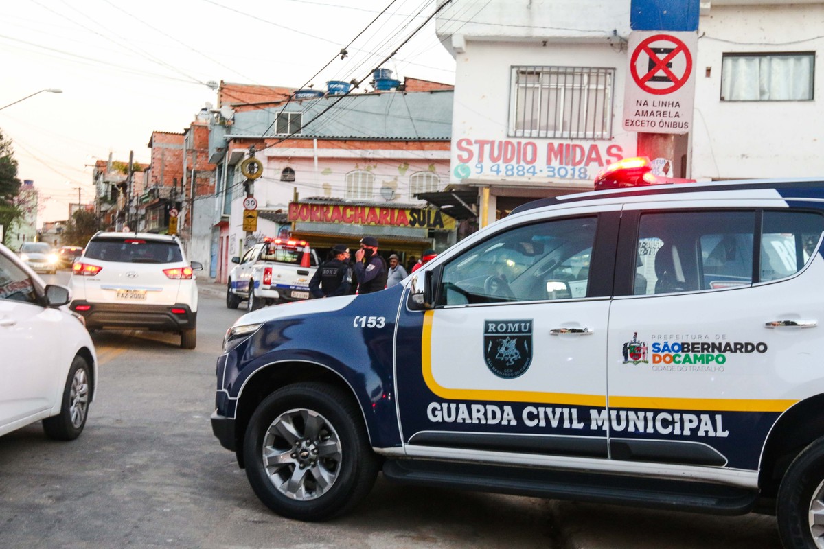 Homem é Preso Após Assaltar Idosa E Tentar Subornar Gcms Oferecendo R