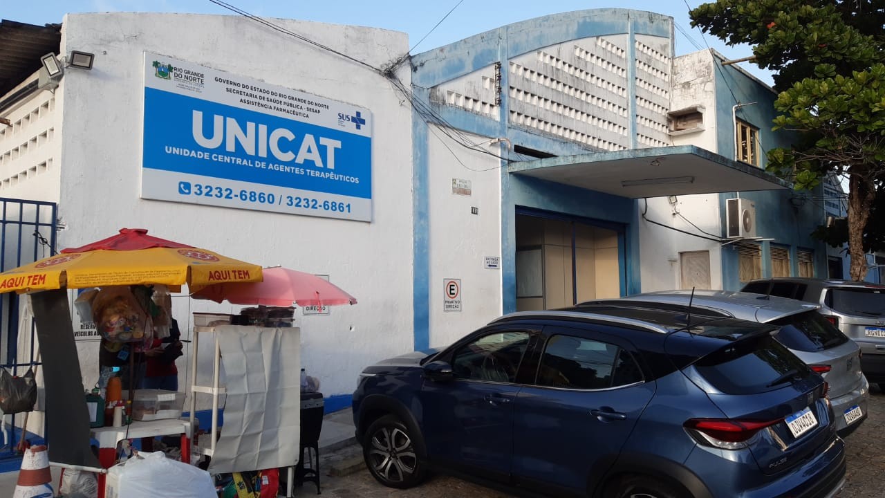 Pacientes esperam horas para retirar medicamentos na Unicat em Natal ...