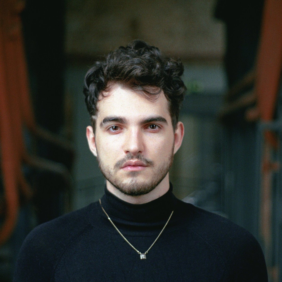 Jão, voz emergente do pop nacional, faz música inspirada em Marisa ...