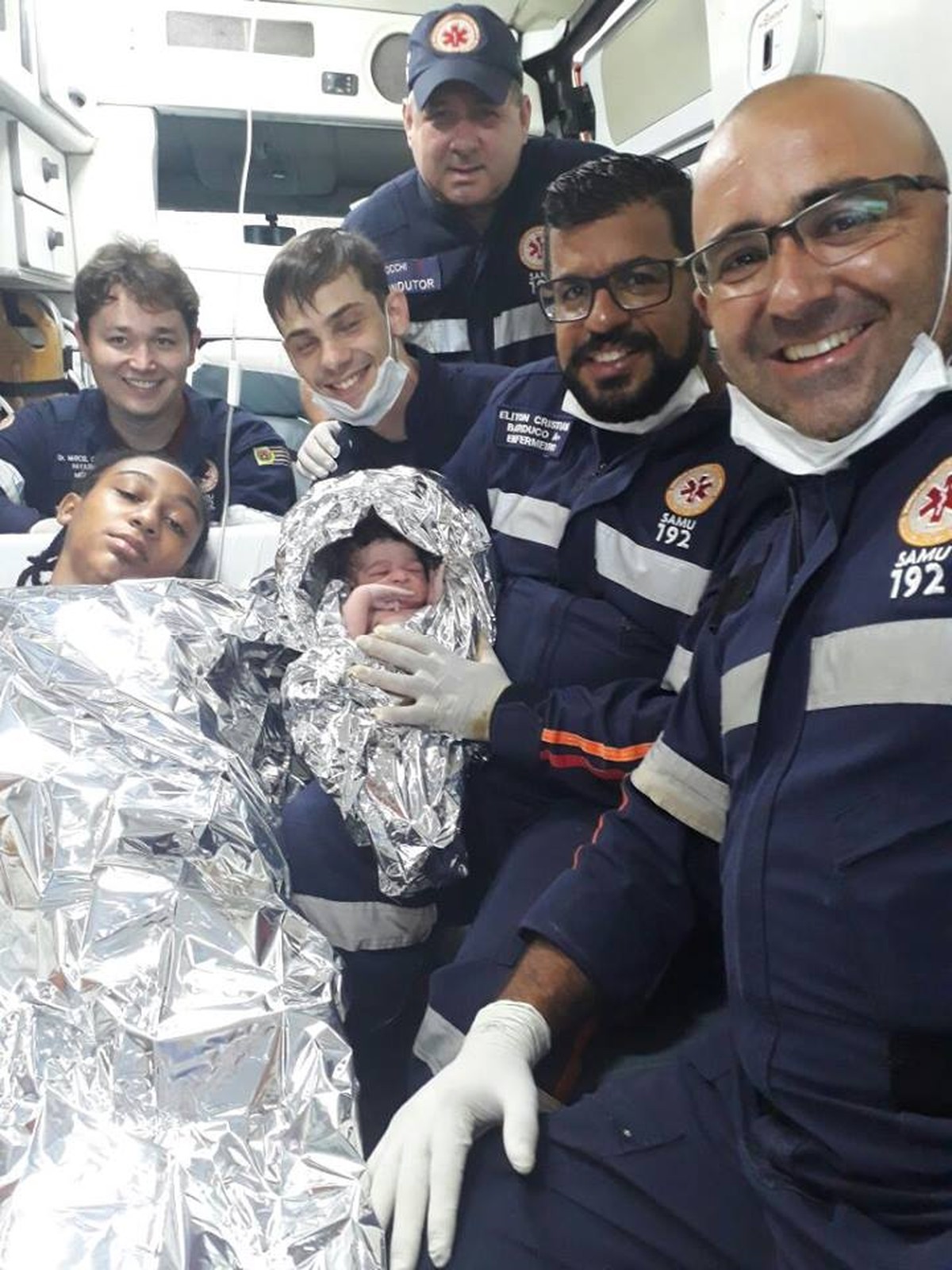 Adolescente de 13 anos que deu à luz dentro do quarto no Natal tem alta ...