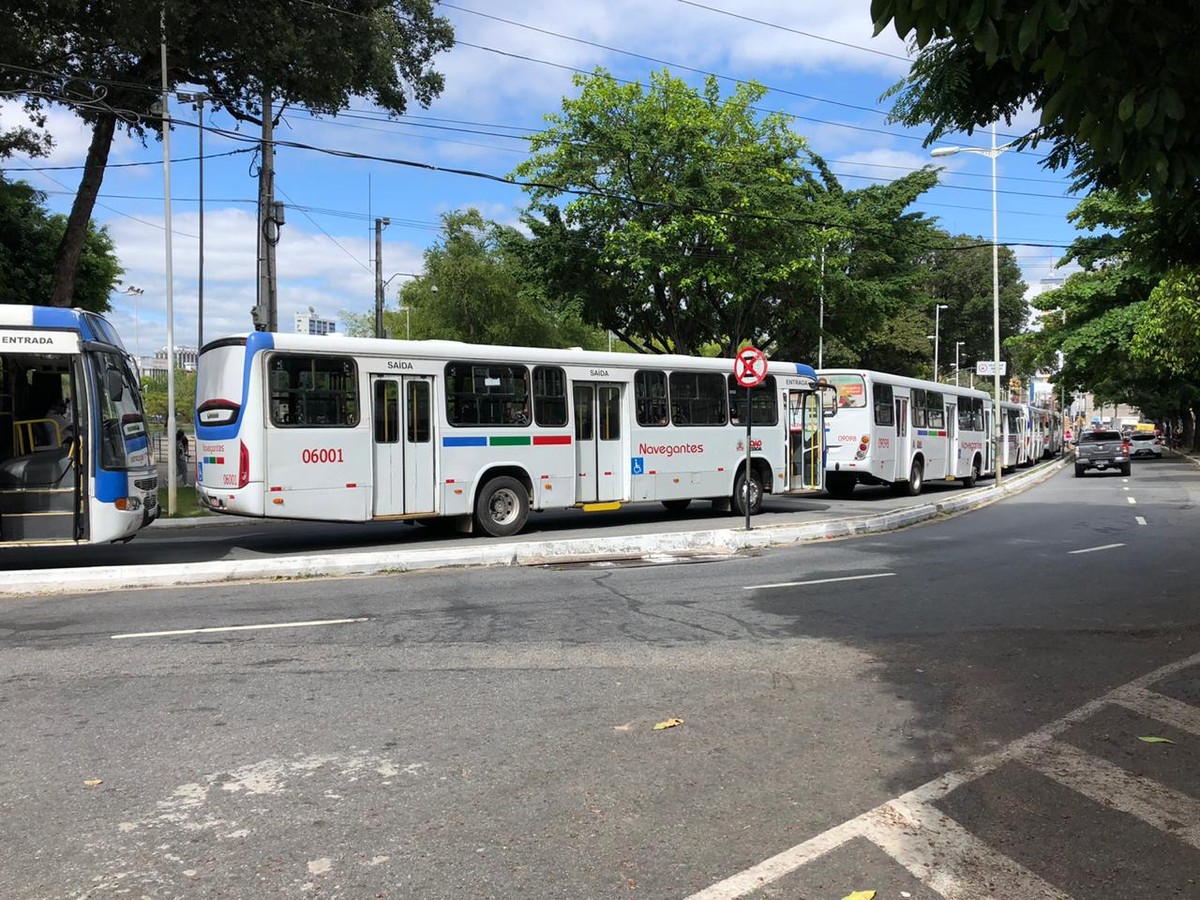 Novo esquema de circulação de ônibus tem 18 veículos extras saindo da ...