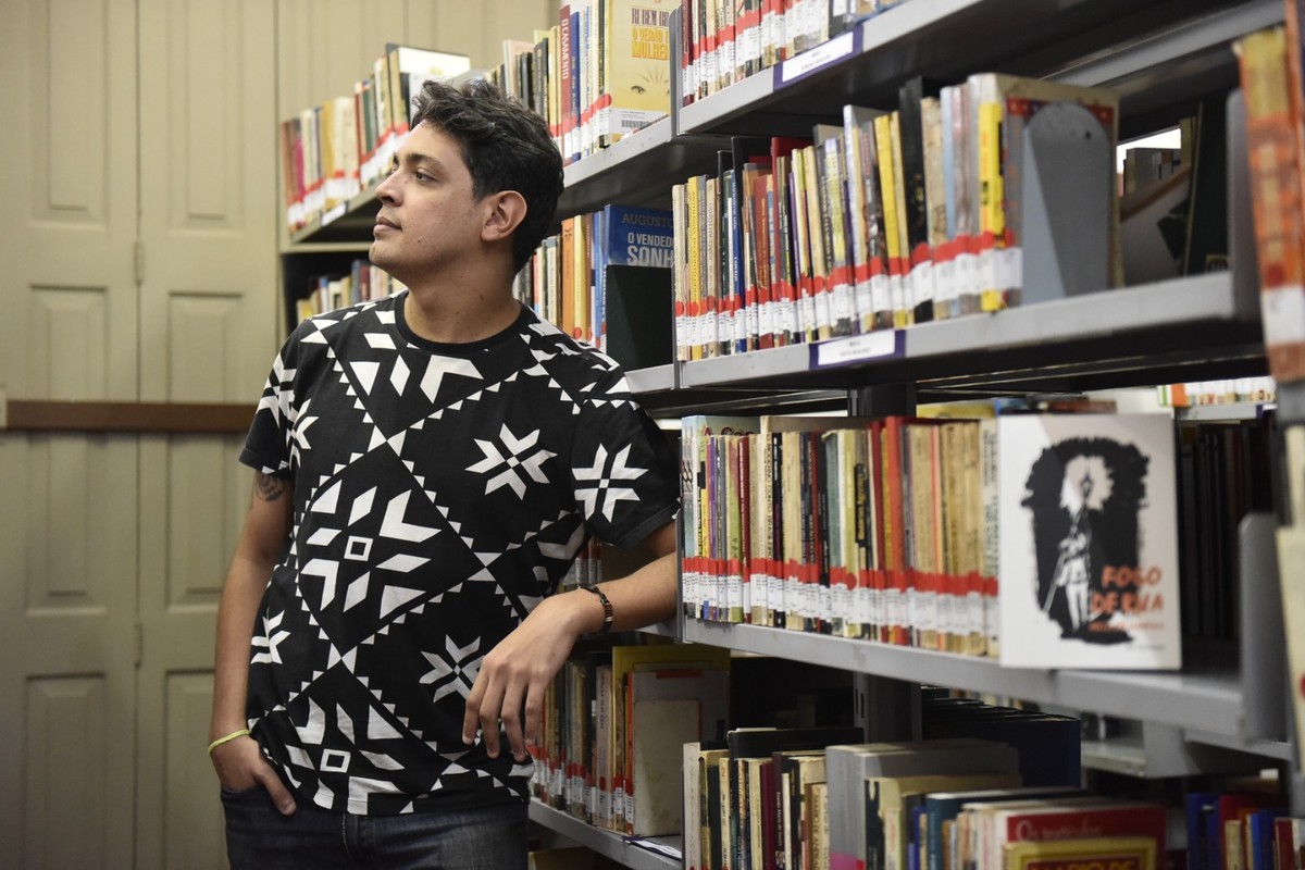Jornalista E Compositor Paraense Abílio Dantas Lança Livro De Poemas