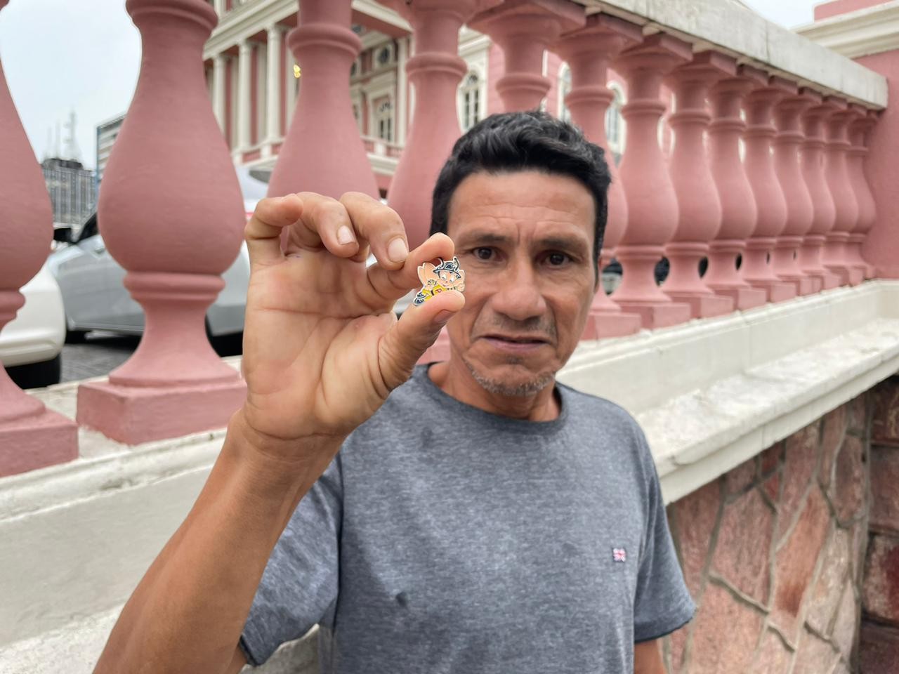 De 'abelhinha' a camisa de campanha, admiradores guardam objetos em ...