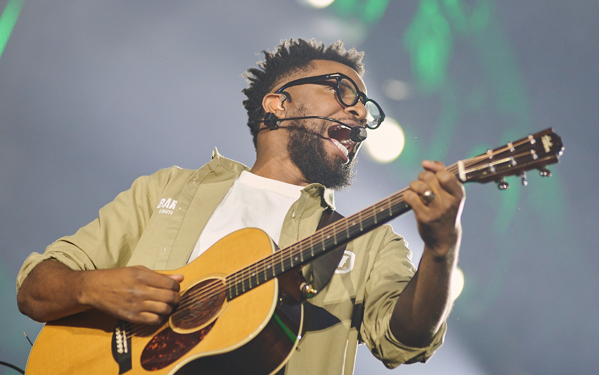 Deive Leonardo transforma atmosfera sertaneja de Barretos e emociona ...