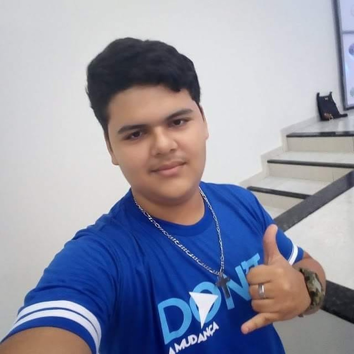 Adolescente De 15 Anos Morre Após Sofrer Choque Elétrico Por Celular