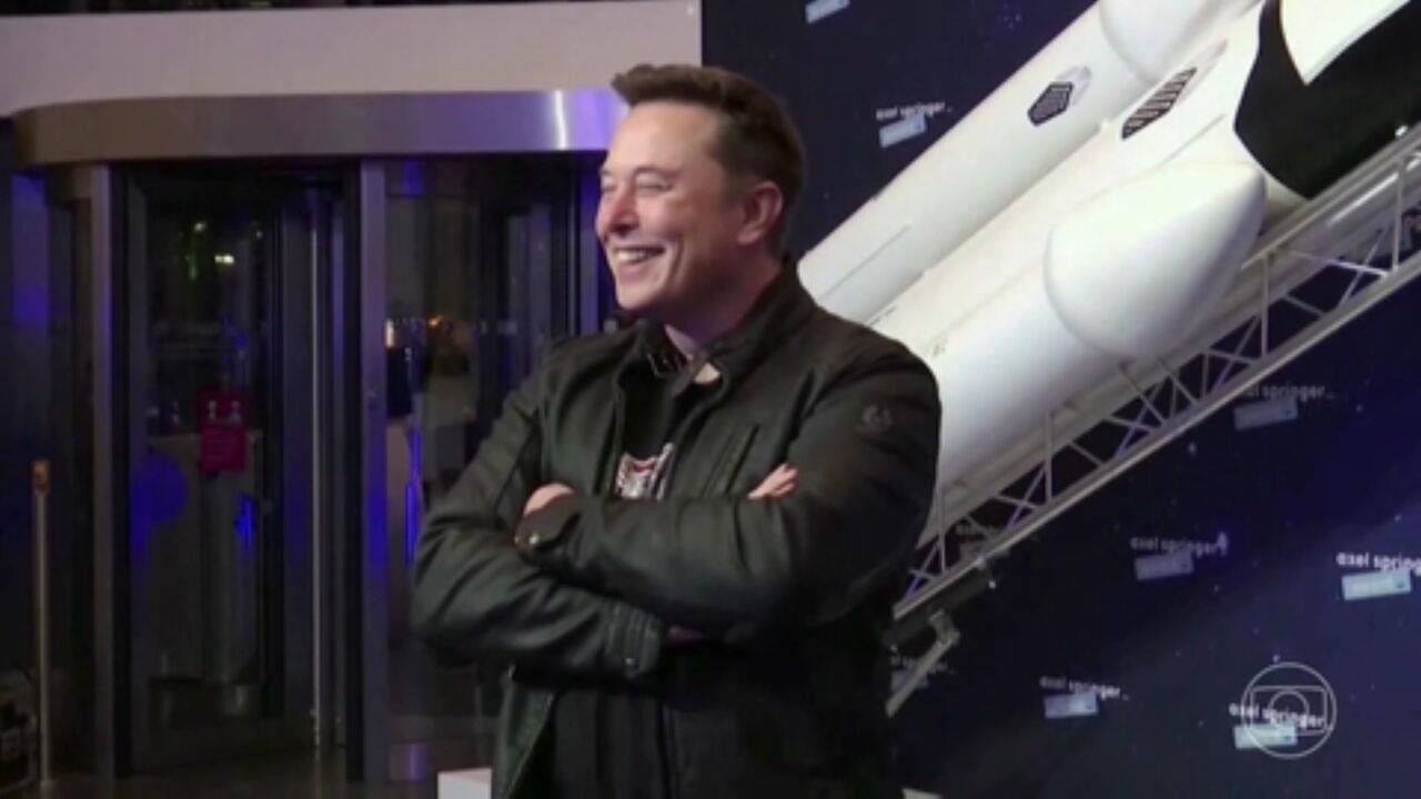 Musk usa memes para ironizar pessoas que criticam a cobrança de US$ 8 ...