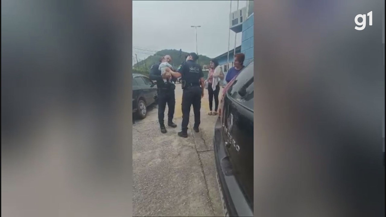 Bebê engasgado com leite materno é socorrido após vizinho dirigir na ...