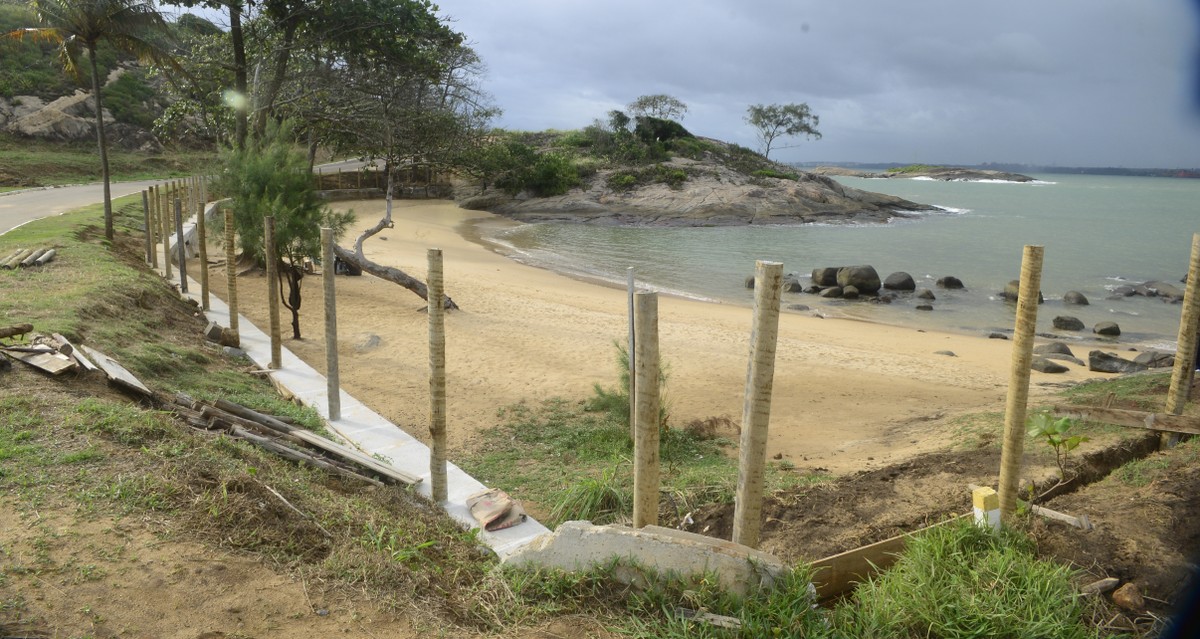 Acesso à Praia Secreta, em Vila Velha, é cercado | Espírito Santo | G1