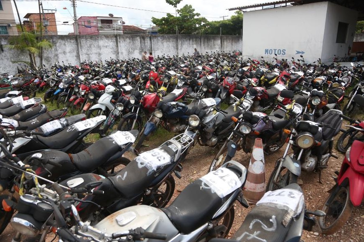 Semob faz leilão de mais de 400 veículos no Centur | Pará | G1