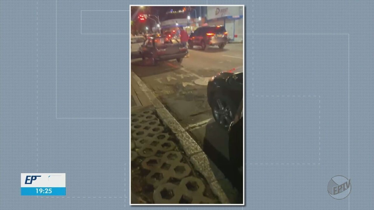Motorista cai em blitz, fica revoltado ao saber que carro seria ...