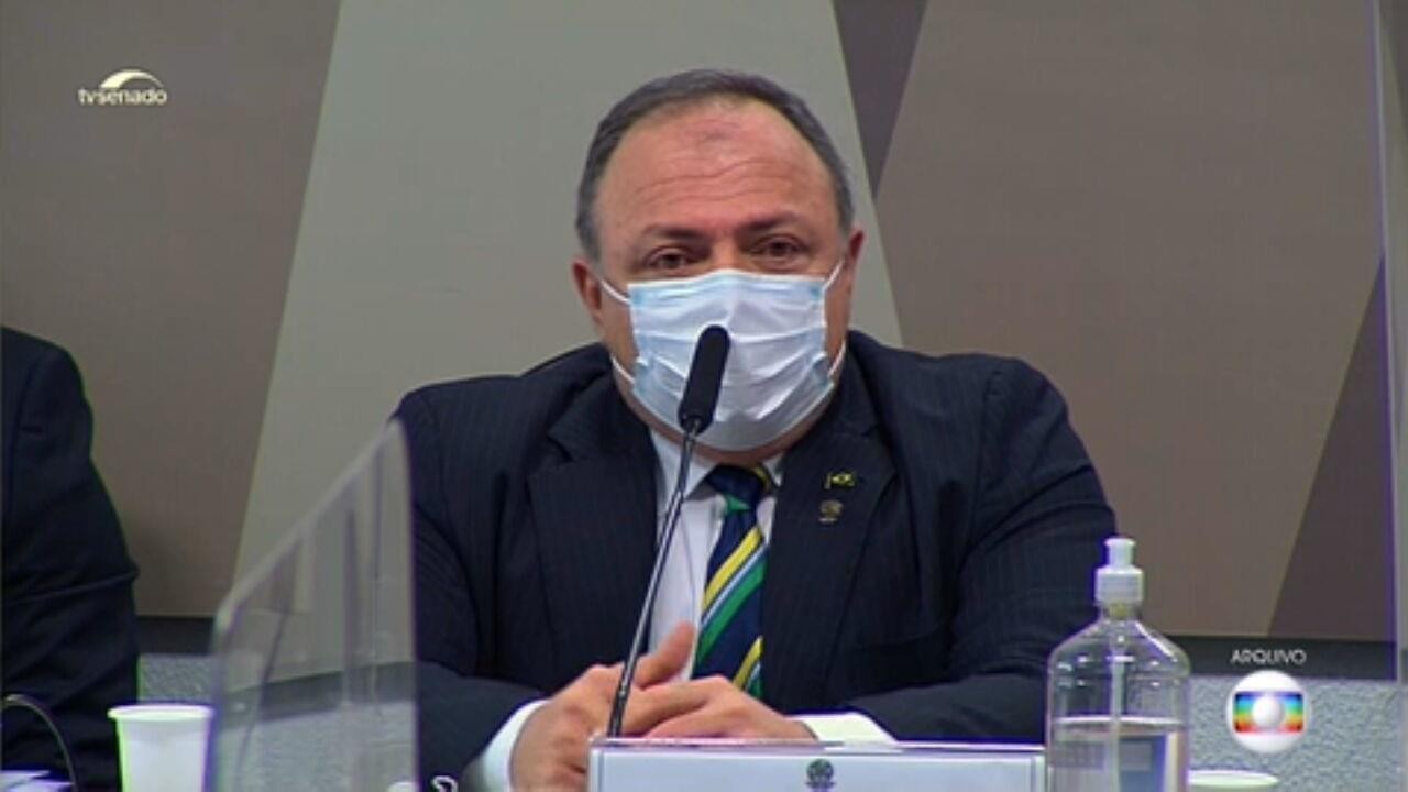 Vacinas deixadas por Bolsonaro quase sem validade são queimadas ...