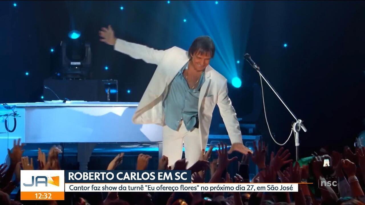 Fã de Roberto Carlos relembra rosas recebidas de ídolo que volta a SC ...