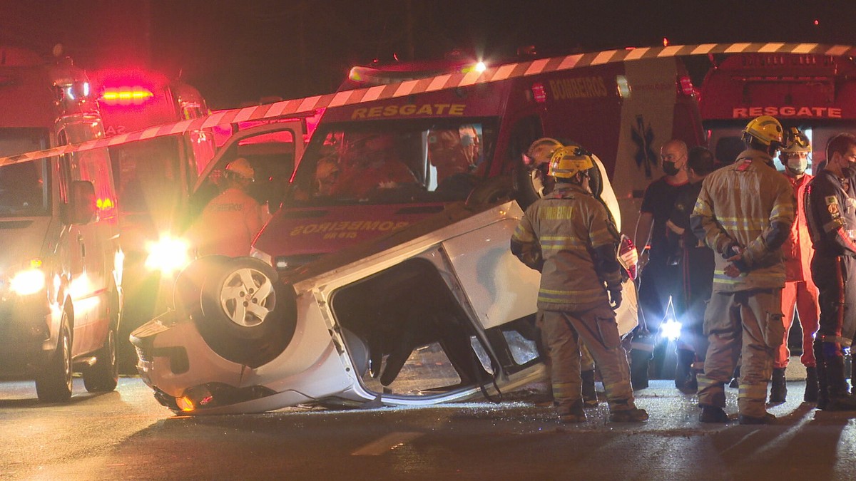 Acidente entre três carros deixa uma pessoa morta e oito feridas na BR ...