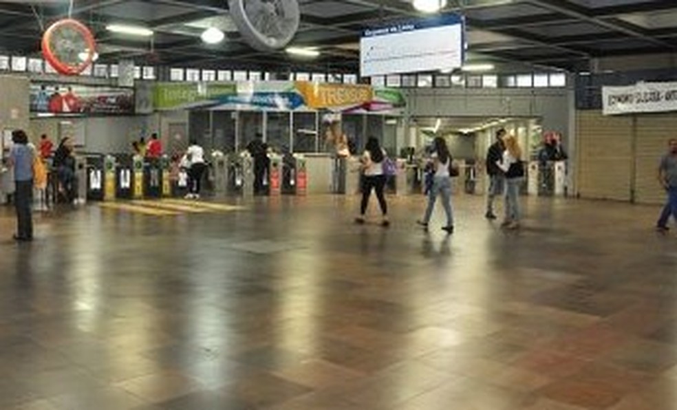 ANTES E DEPOIS: veja como ficou estação de trem em Porto Alegre após ...