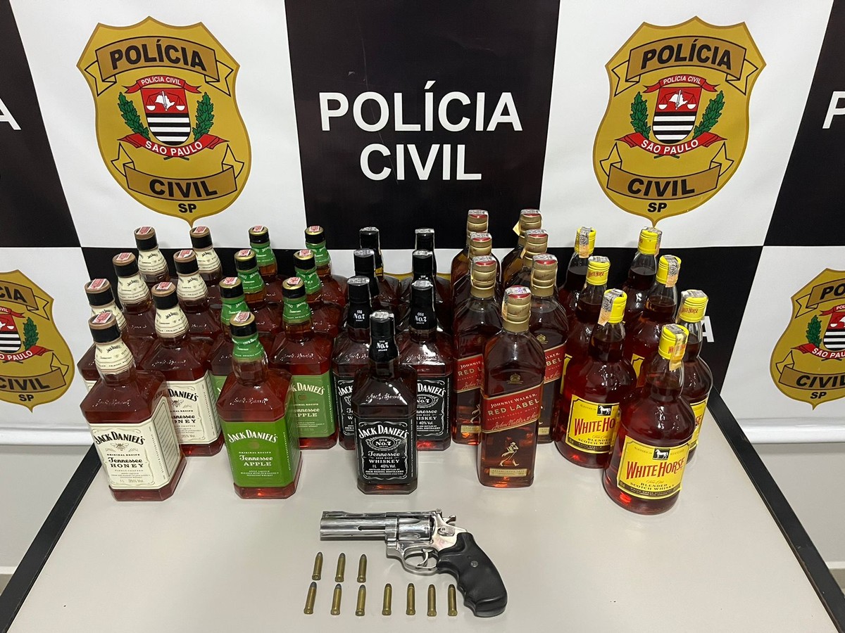 Suspeito de vender bebidas falsificadas é preso com arma em casa em Santa Cruz das Palmeiras ...