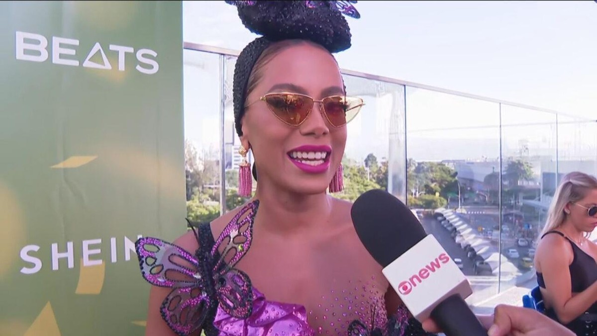 Bloco da Anitta faz homenagem a Carmen Miranda: 'Minha guerreira maior ...