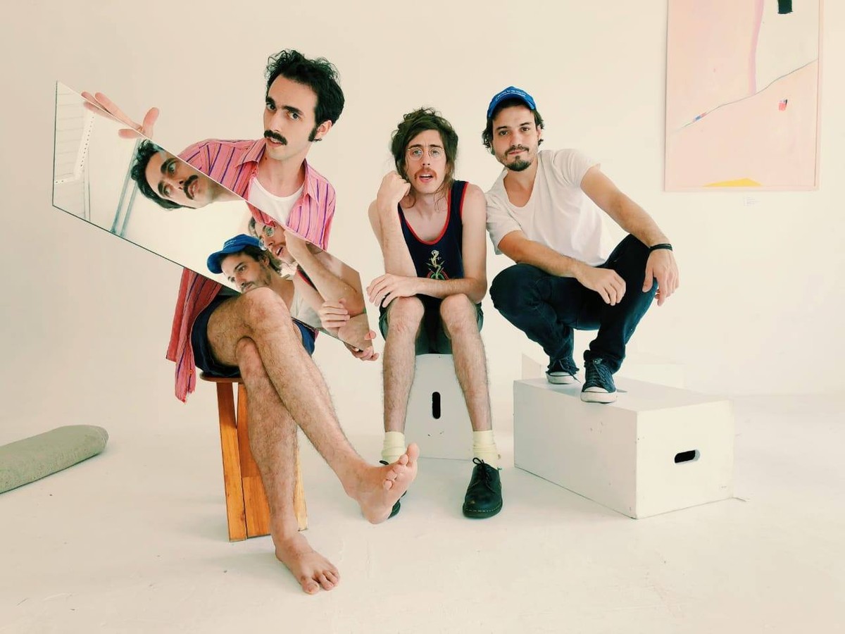 O Terno volta a surpreender em single que une o grupo a Devendra ...