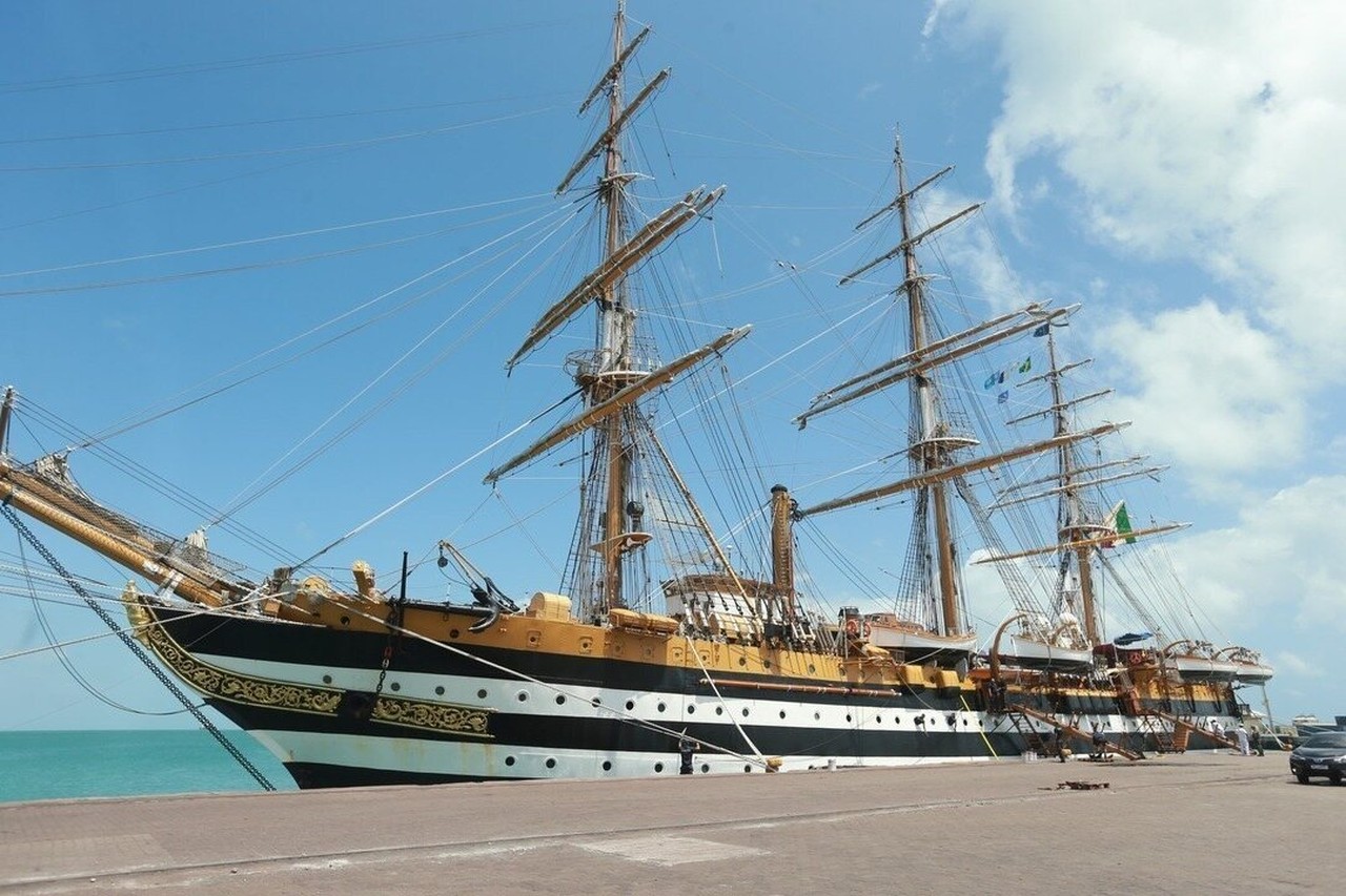 Vídeo: Conheça por dentro o navio mais bonito do mundo, que visita o ...