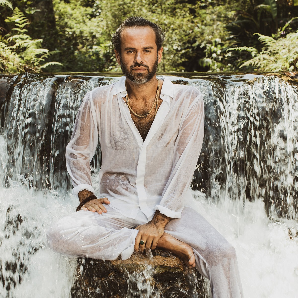 Marcelo Jeneci adiciona faixas perecíveis ao álbum 'Feito pra acabar ...