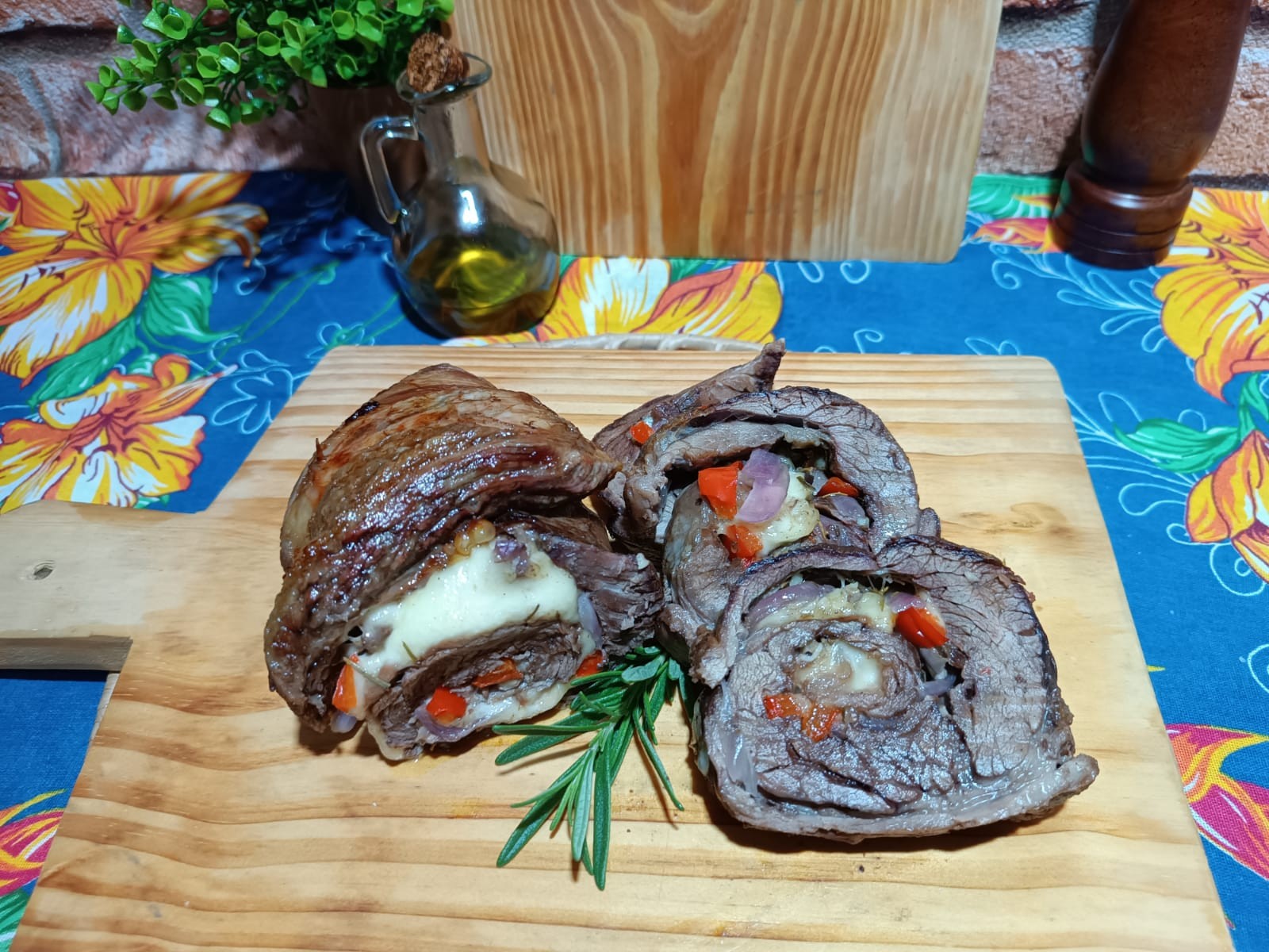 Aprenda a fazer uma receita de fraldinha recheada com queijo coalho ...