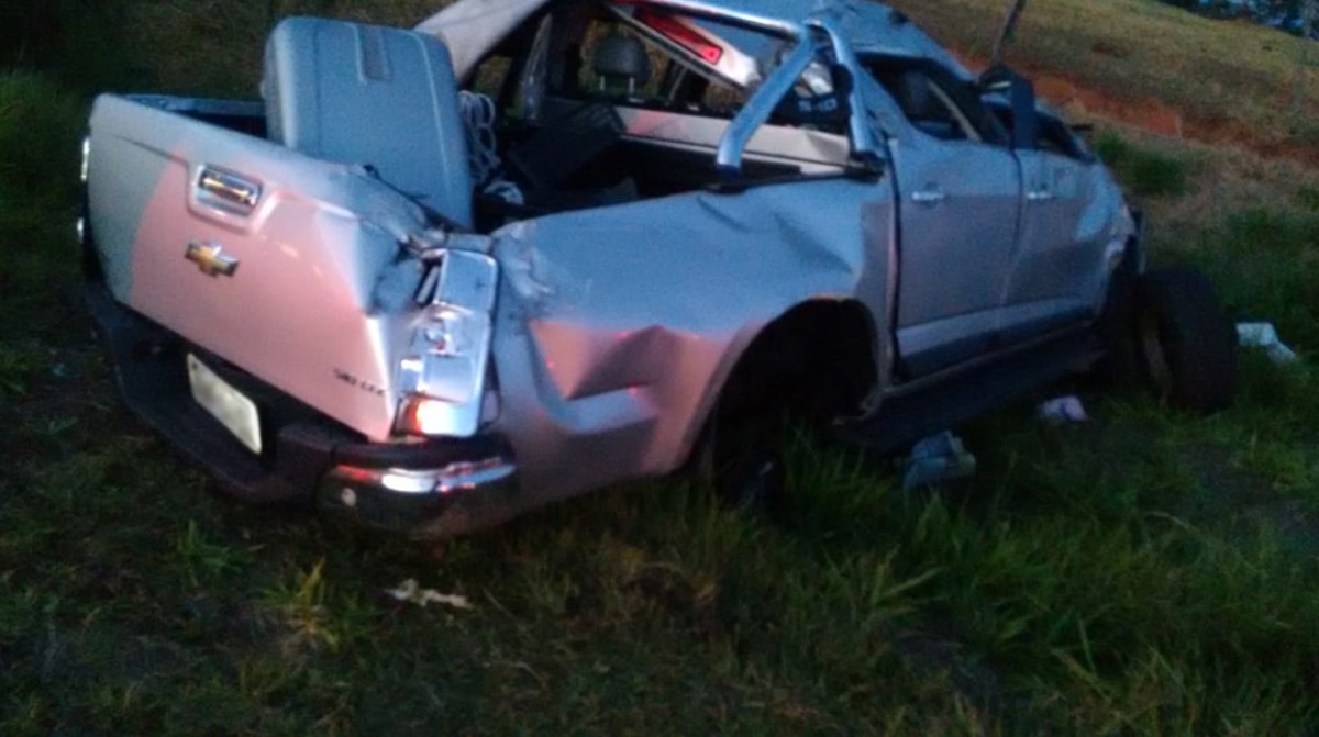 Três pessoas morrem e duas ficam gravemente feridas após capotamento em Martinópolis ...