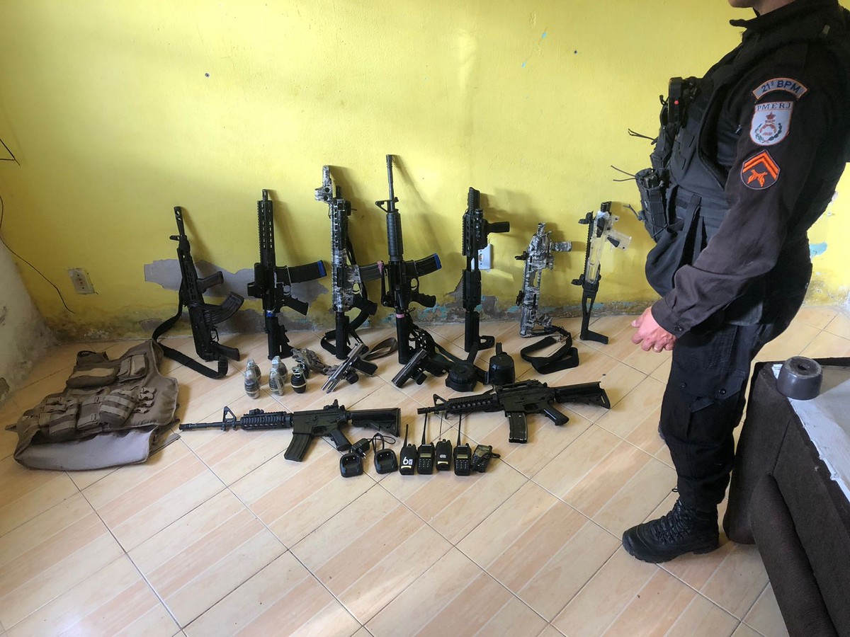 A cada dois dias, a PM do RJ apreende um fuzil de origem americana ...