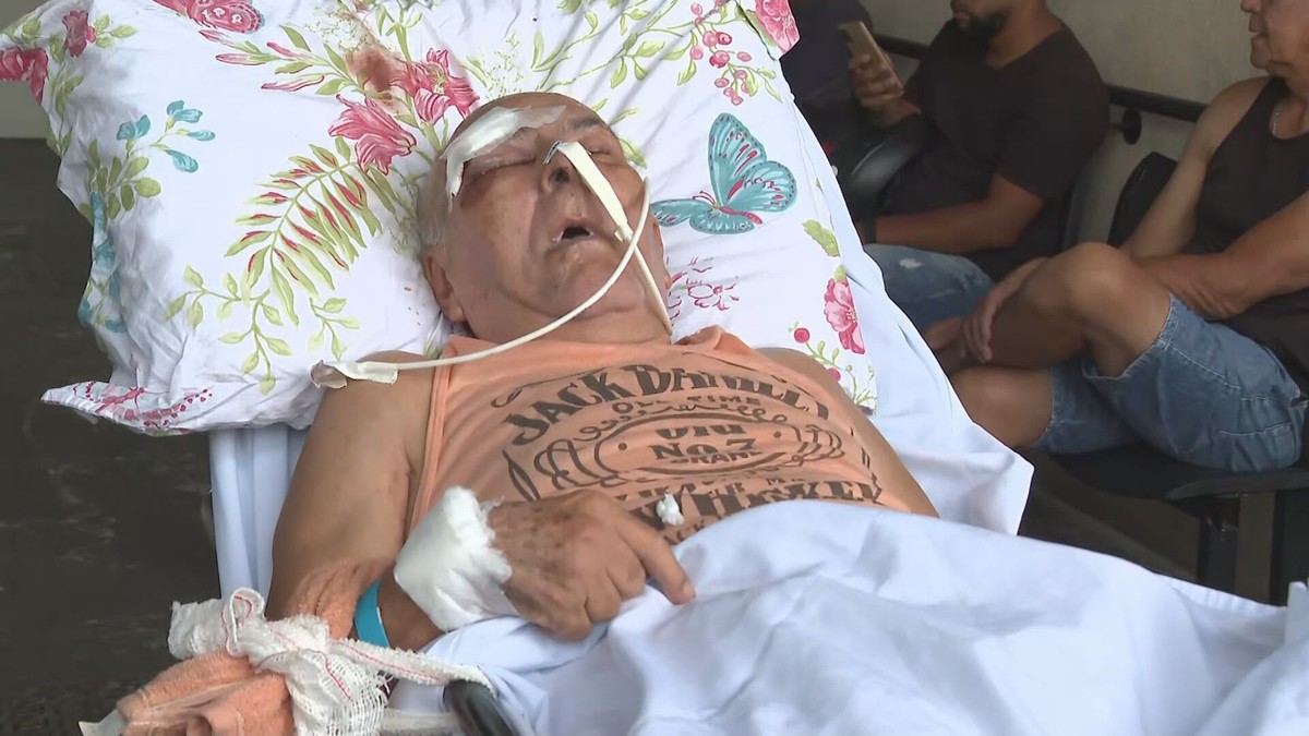 Idoso Fica Ferido Após Cair De Maca Ao Ser Colocado Em Ambulância