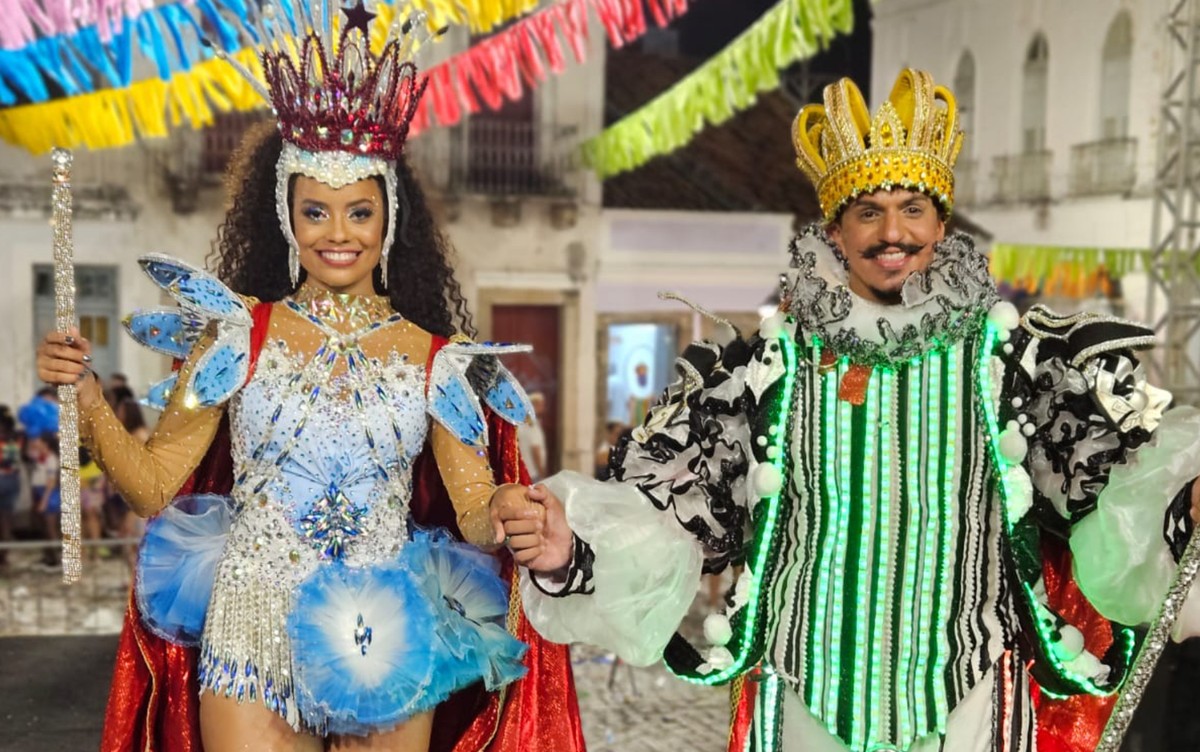 Recife elege rei e rainha do carnaval 2024 em festa regada a frevo ...