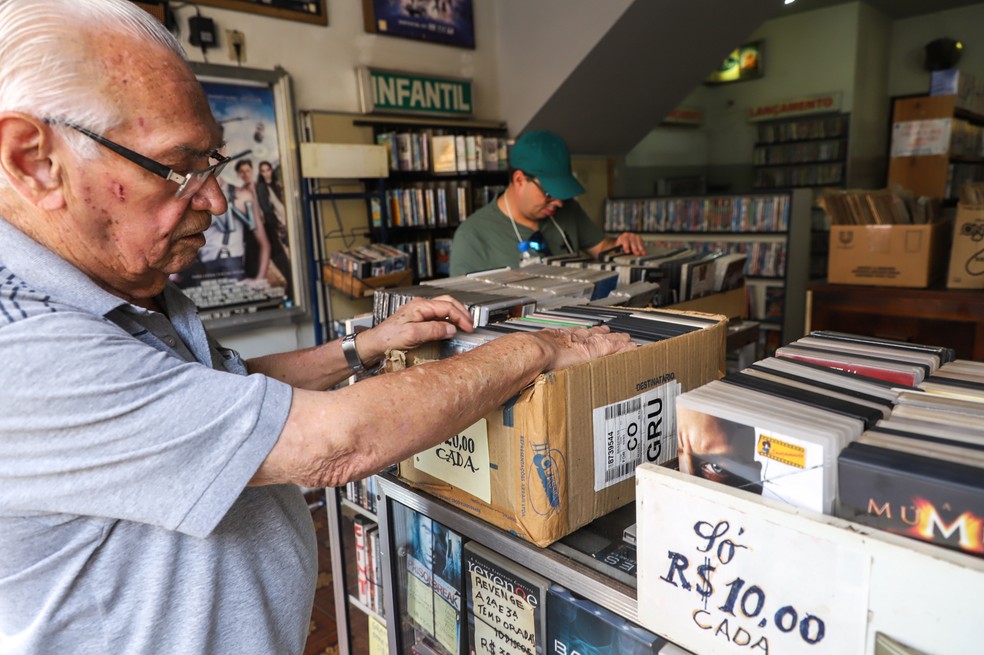 [Old School] Locadora de filmes em DVD e VHS é mantida há 38 anos e ...