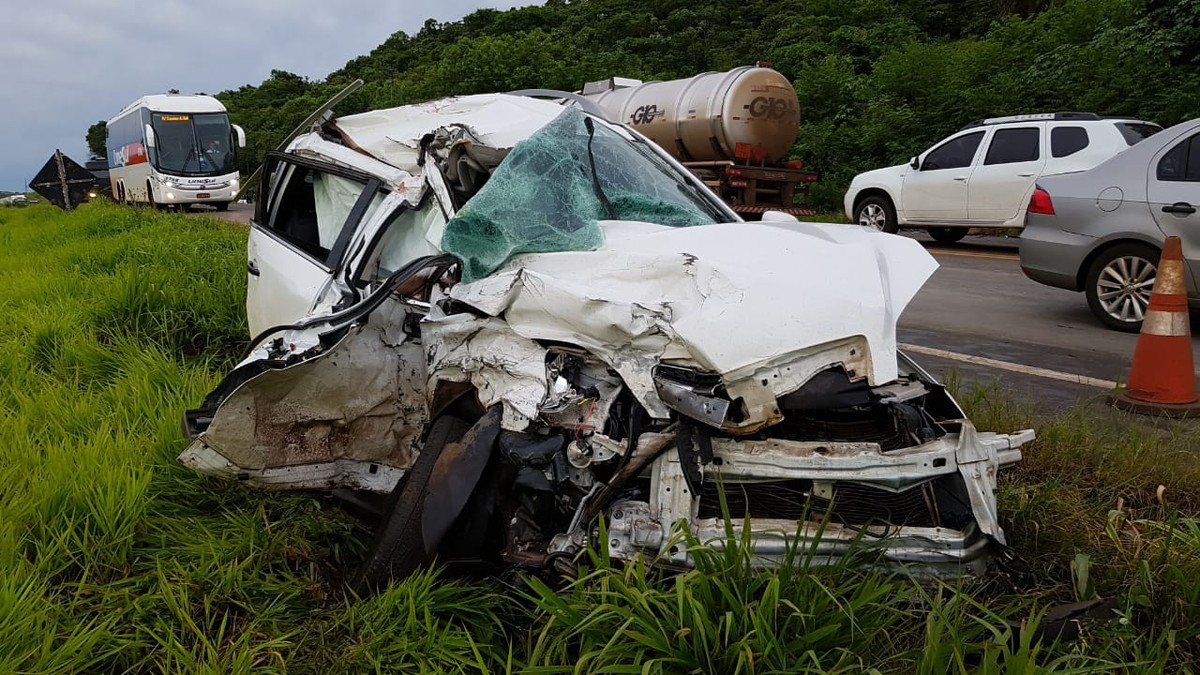 Acidente entre três veículos deixa dois feridos graves na região de ...