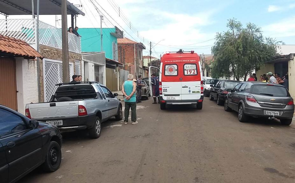 Briga De Casal Termina Com Golpes De Faca E Enxada Em São Carlos Sp