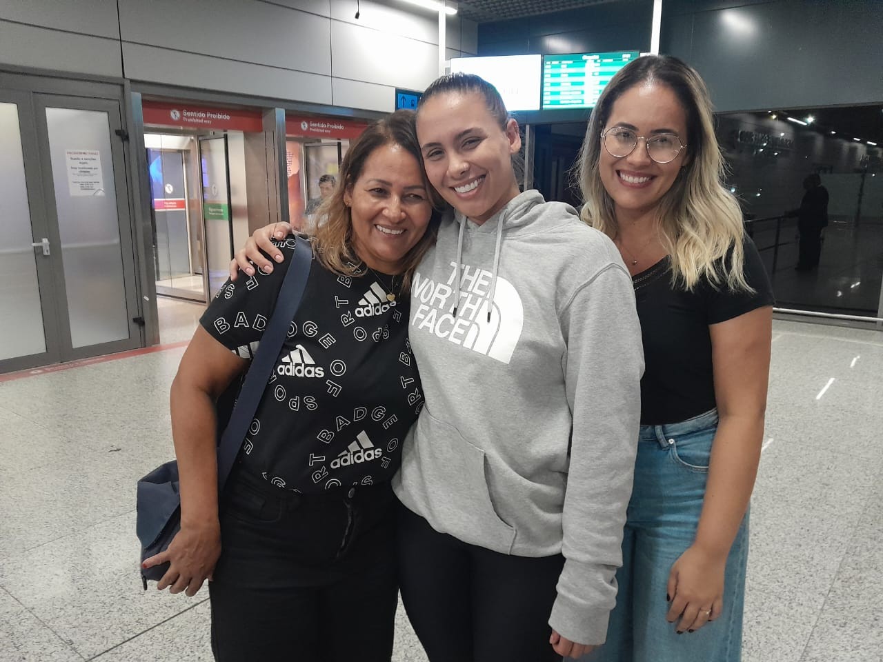 "Muita alegria e gratidão": mais seis brasileiros vindos de Israel ...