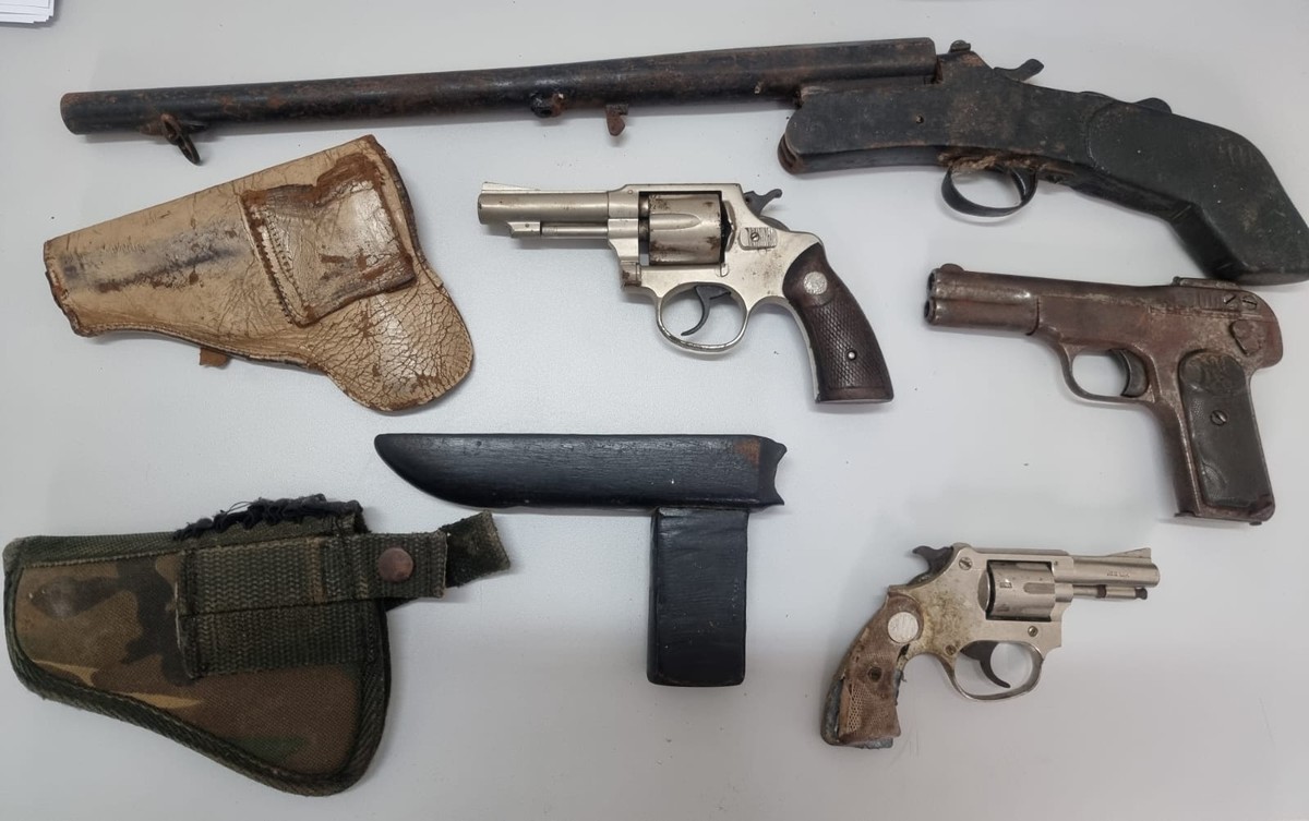 Suspeito De Violência Doméstica é Preso Após Polícia Encontrar Armas De