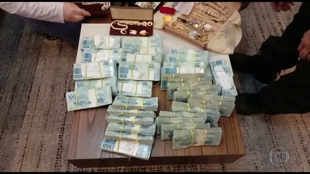 Operação Da Pf Mira Braço Financeiro De Quadrilha Que Comanda Crimes De