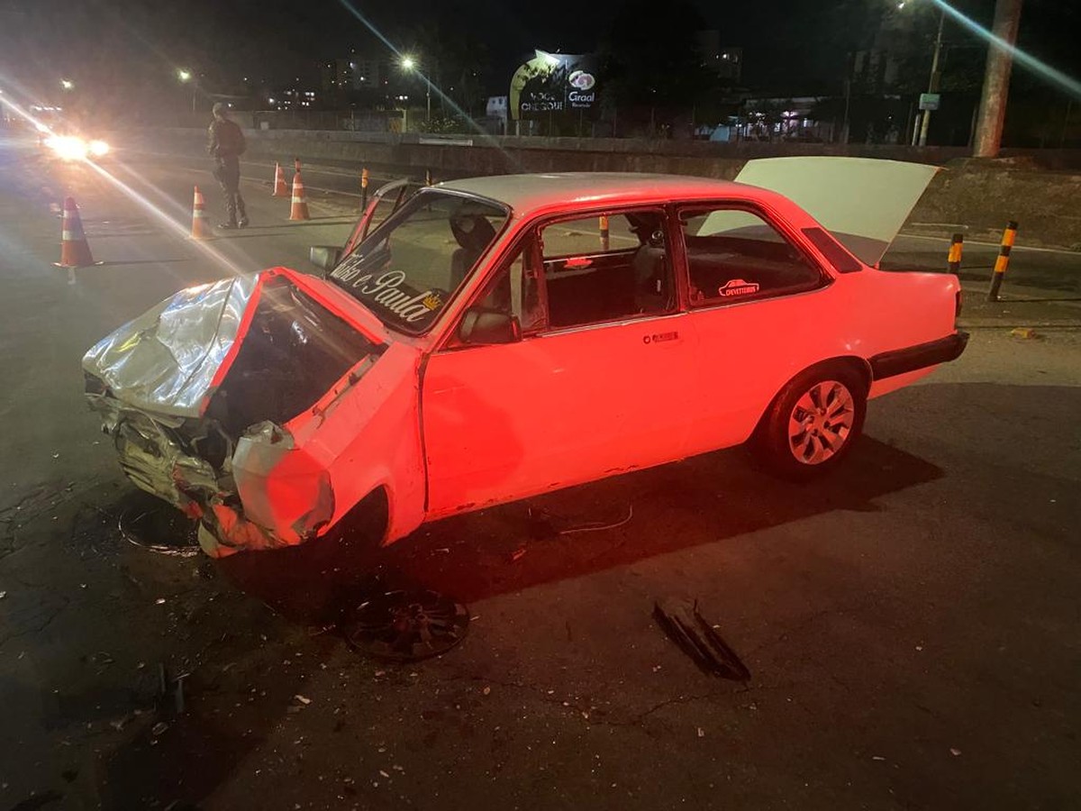 Motorista De Carro é Detido Por Dirigir Embriagado E Provocar Acidente