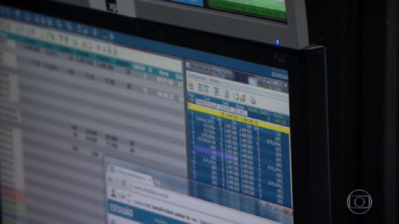 Bovespa fecha acima dos 122 mil pontos e marca novo recorde | Economia | G1