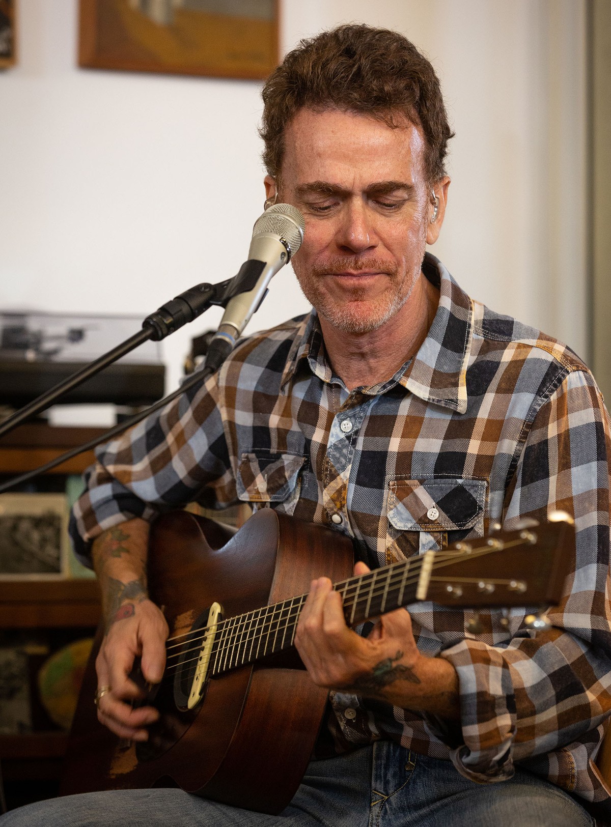 Nando Reis lança EP com seis músicas captadas na primeira live do ...