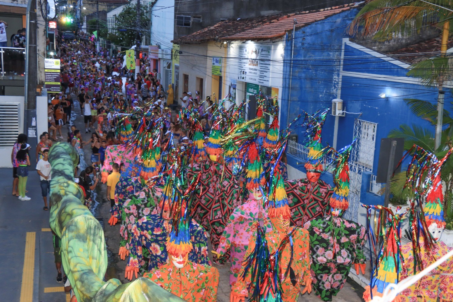 Tradição: Bloco Xupa Osso agita milhares de foliões no Carnapauxis | G1