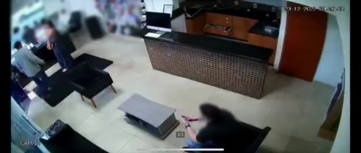 Empresário Tem Prejuízo De R 300 Mil Em Assalto A Loja De Celulares Em