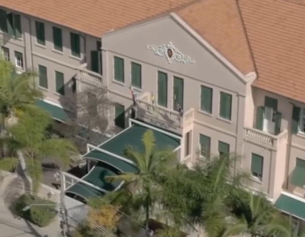 Escola de elite em SP expulsa alunos após suspeita de acesso a prova | G1