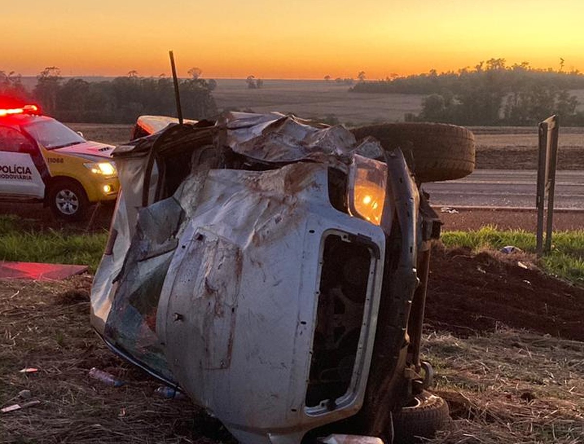 Homem morre em capotamento na PR-239, em Assis Chateaubriand | Oeste e Sudoeste | G1