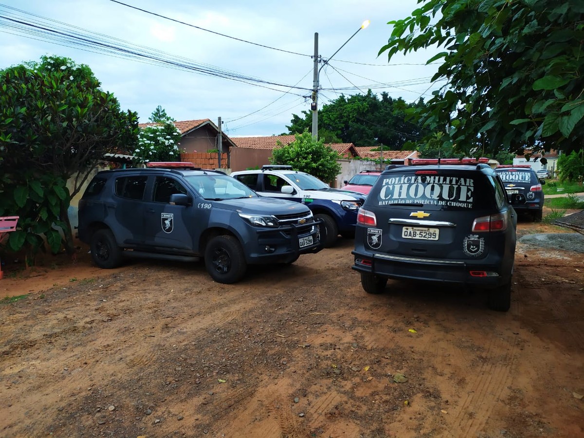 Irmãos Suspeitos De Matar Jovem A Tiros São Presos Uma Hora Depois Do