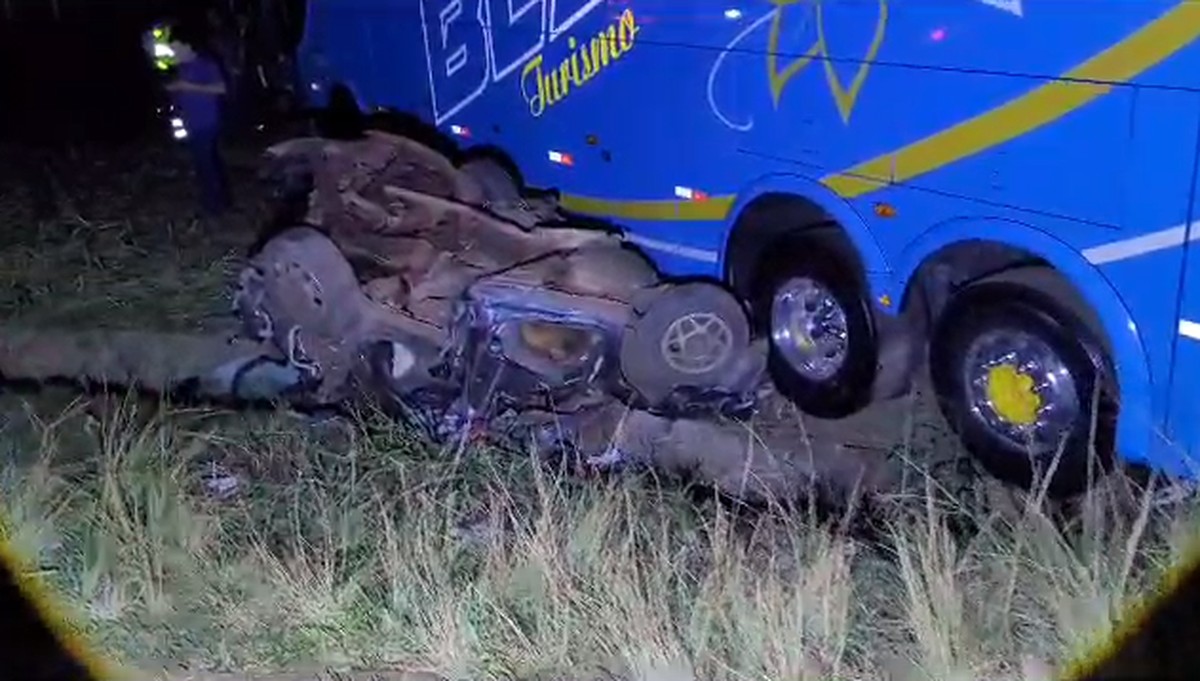 Motorista morre ao bater de frente com ônibus em rodovia de Pindorama | São José do Rio Preto e ...