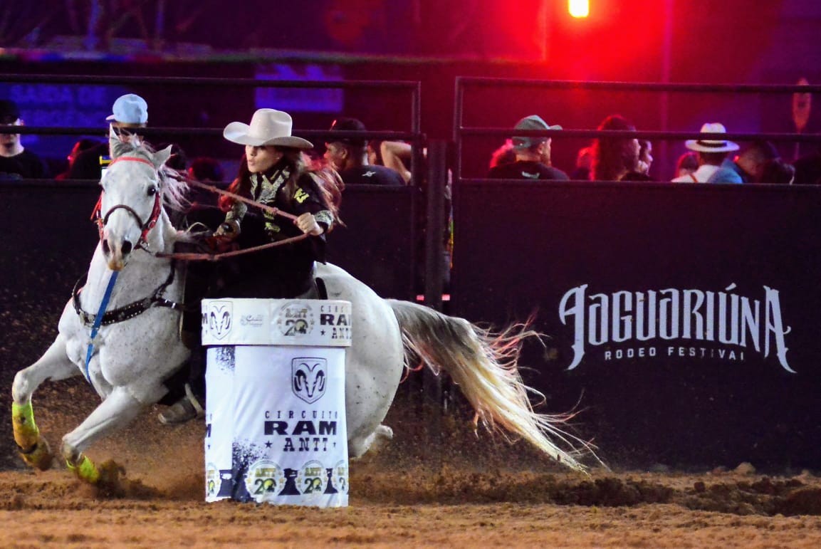 📸🤠 Veja fotos do segundo dia do Rodeio de Jaguariúna