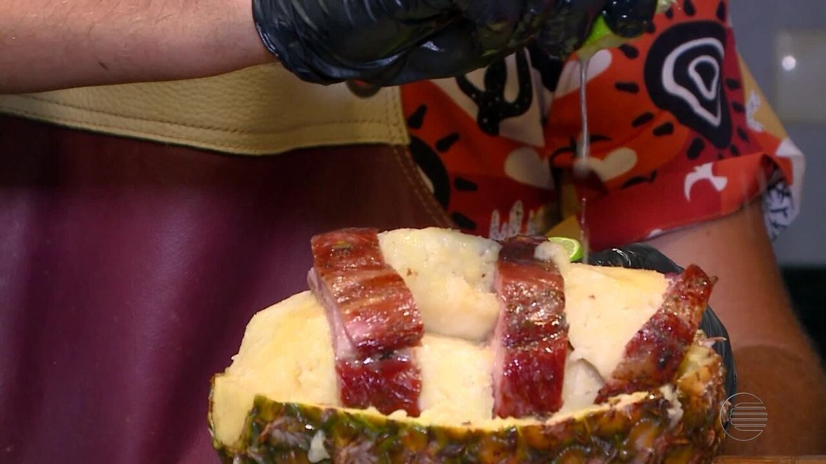 Aprenda a preparar uma deliciosa receita de copa-lombo suíno no abacaxi ...