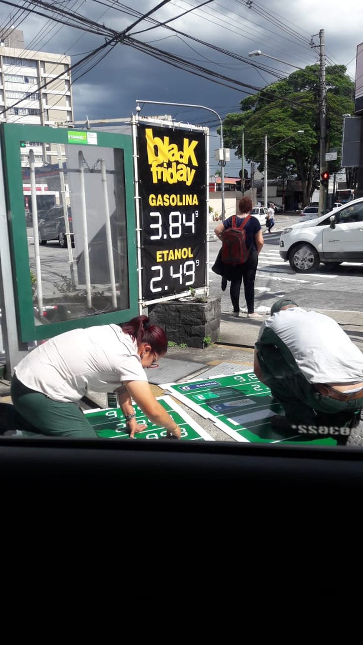 Black Friday: postos de combustíveis fazem preços promocionais em São ...