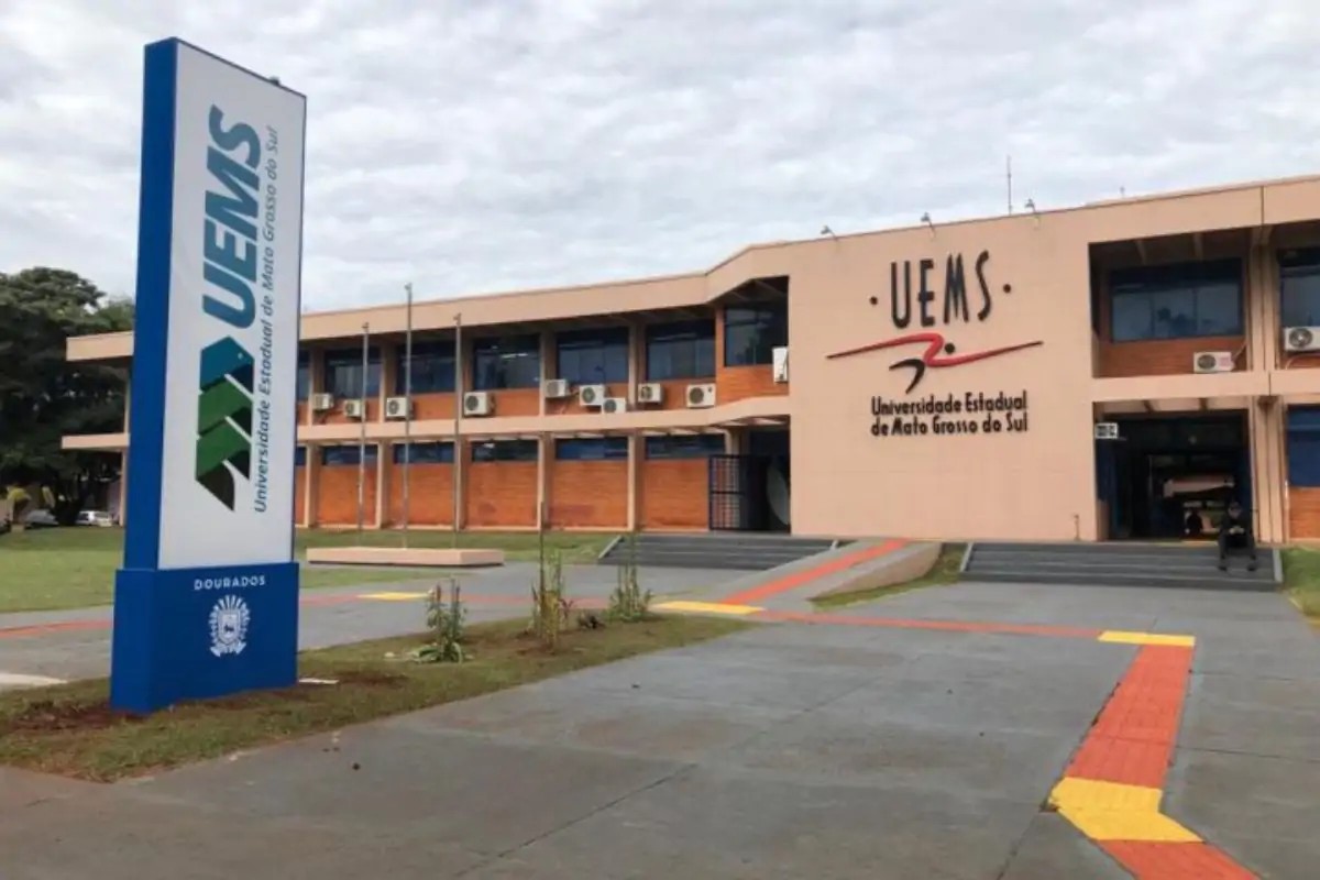 UEMS abre concurso público para professores | G1